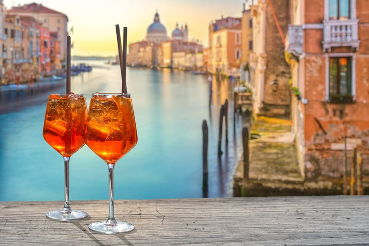 The true story of the Spritz, the king of the aperitif and parties ...