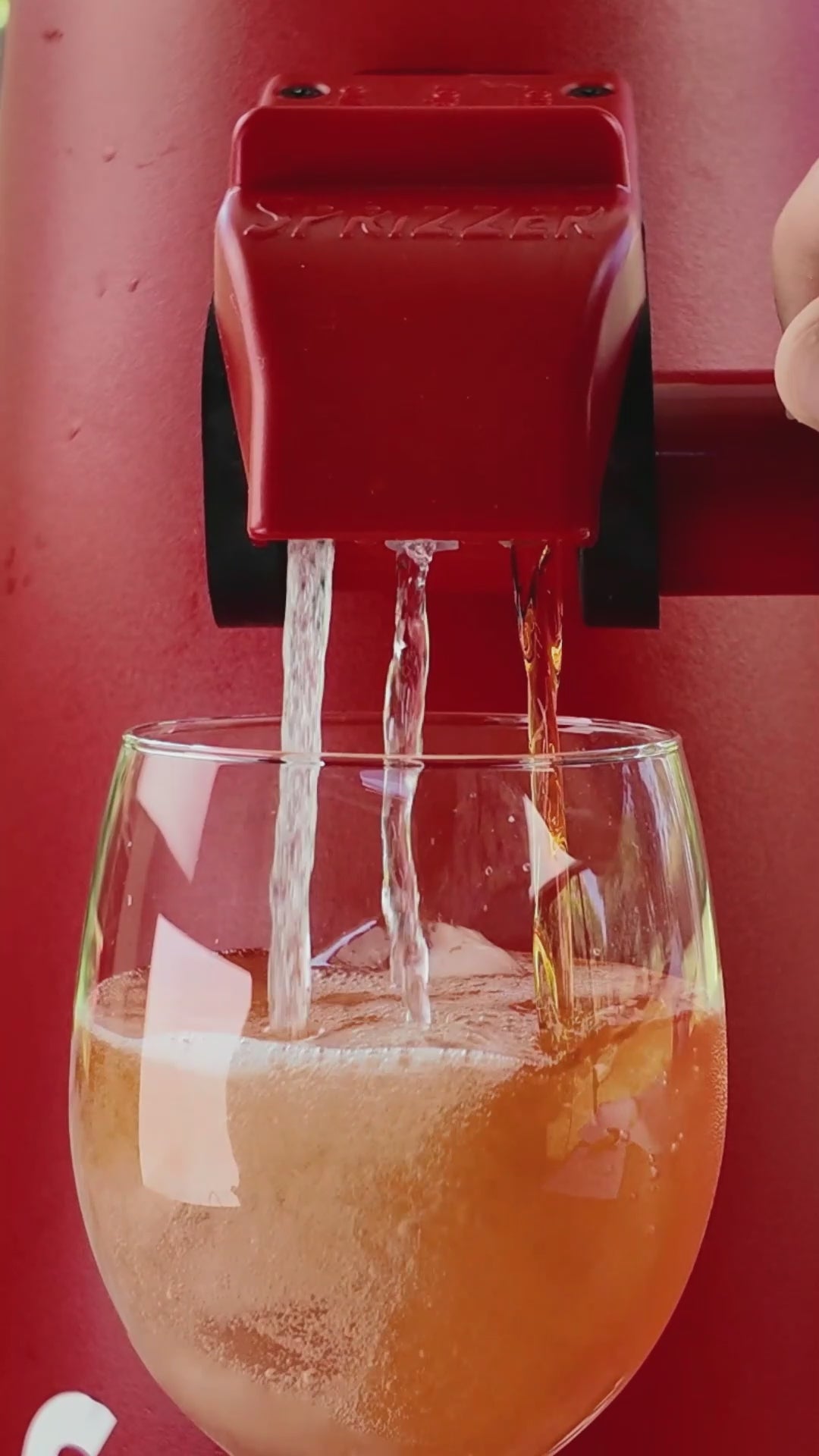 Spritzer : la machine pour réaliser le Aperol Spritz parfait en ...